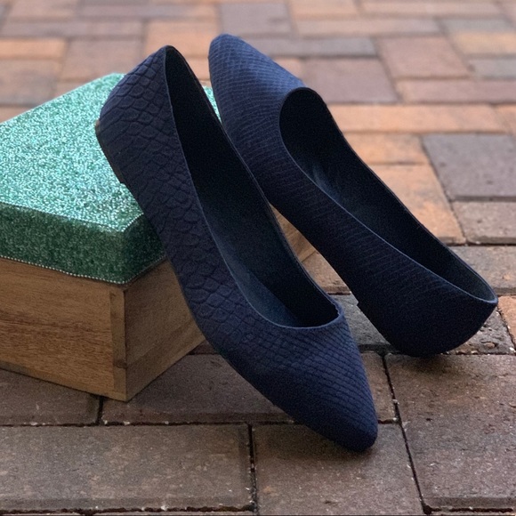 Boutique | Shoes | Nib Chic Navy Blue Snake Print Classic Ballet Flat ...